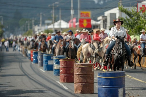 Las Fiestas de Palmares te esperan en Costa Rica